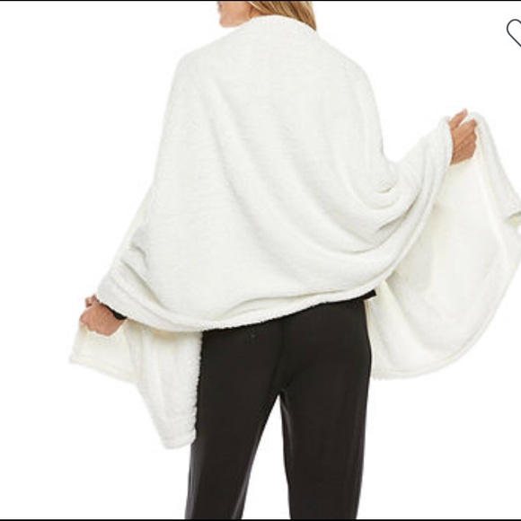 Ambrielle | Other | Ambrielle Cozy Shawl Wrapone Size Fit Most | Poshmark